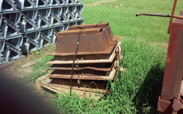 Fabricated Dross Pans with fork slots a | Dy-Kast