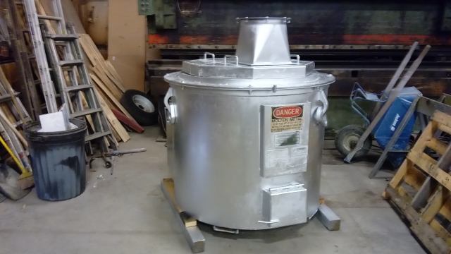 Used MPH gas fired 1000 lbs. pot furnace | Dy-Kast